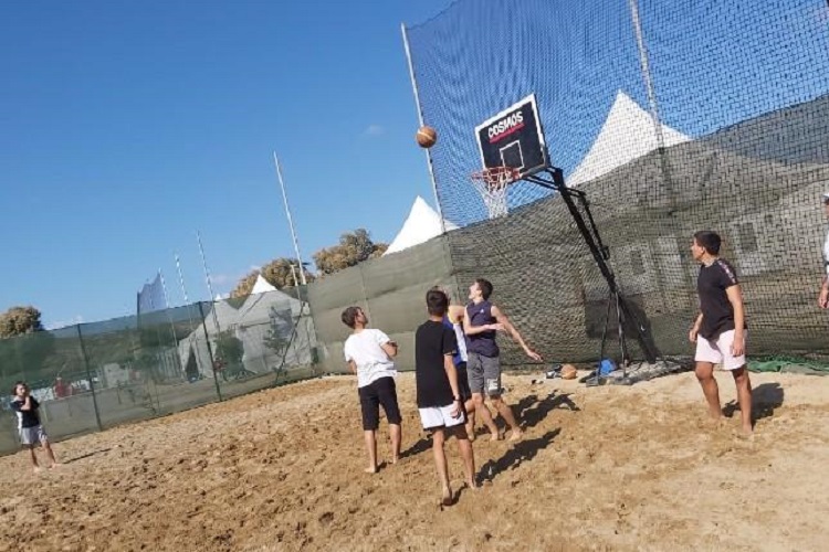 Οι μαθητές γνωρίζουν και απολαμβάνουν το Beach Basketball – GRANDSPORT